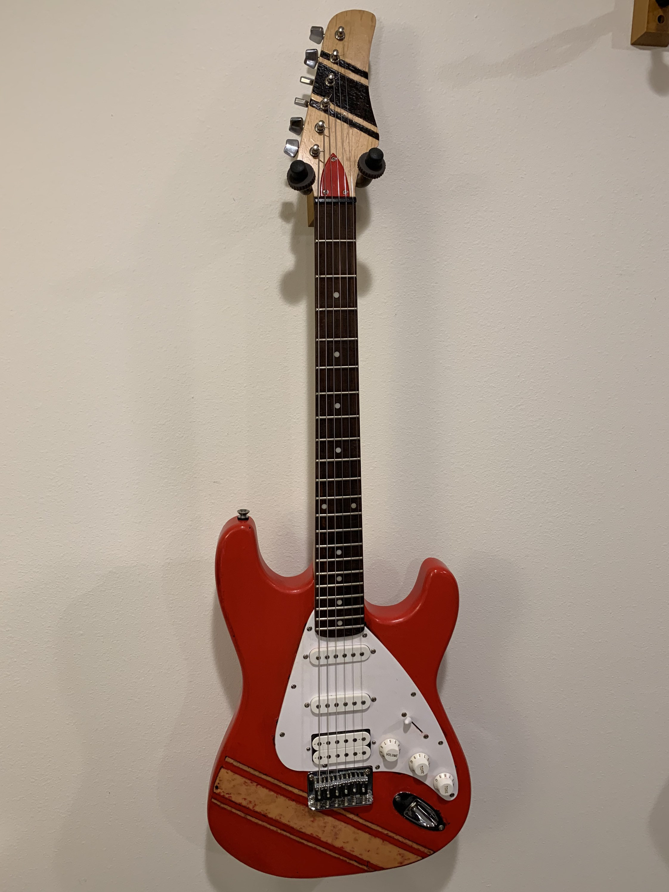 The Queen Lizzy (upcycled Guitar) - Etsy