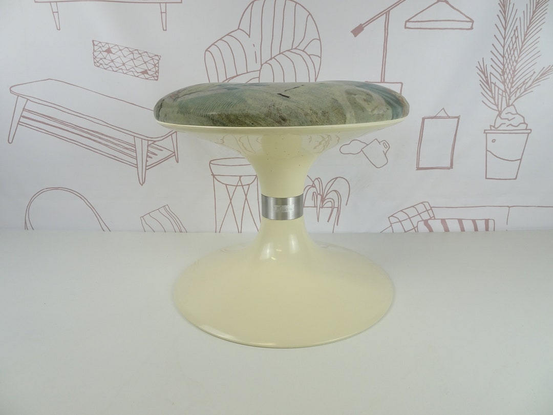 Vintage Dadime Stool, Space Age Stool From the 70s, Plastic Tulip Stool ...