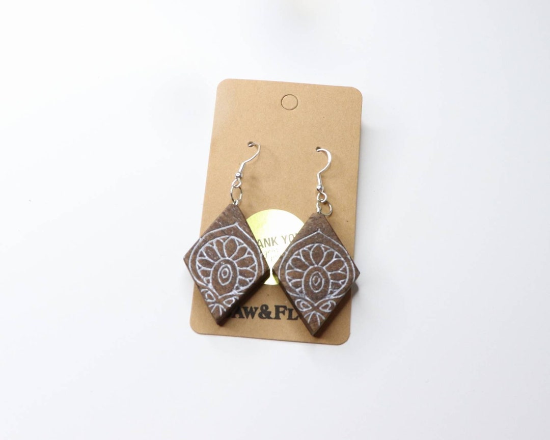 Laser Engraved Diamond Shape Walnut Wood With Resin - Etsy