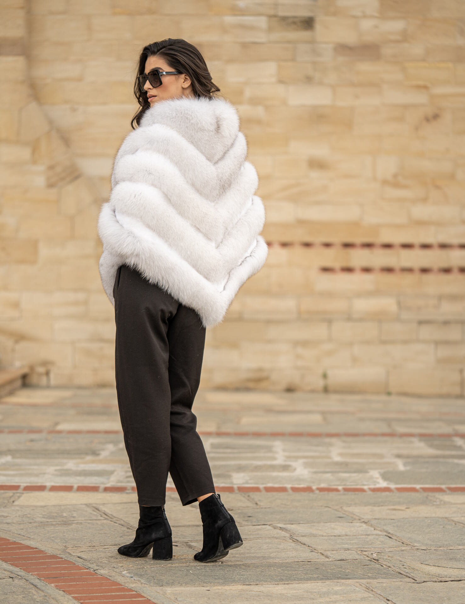 White Real Fox Fur Poncho, Zipper Closure. Full Skin Natural White Fox ...