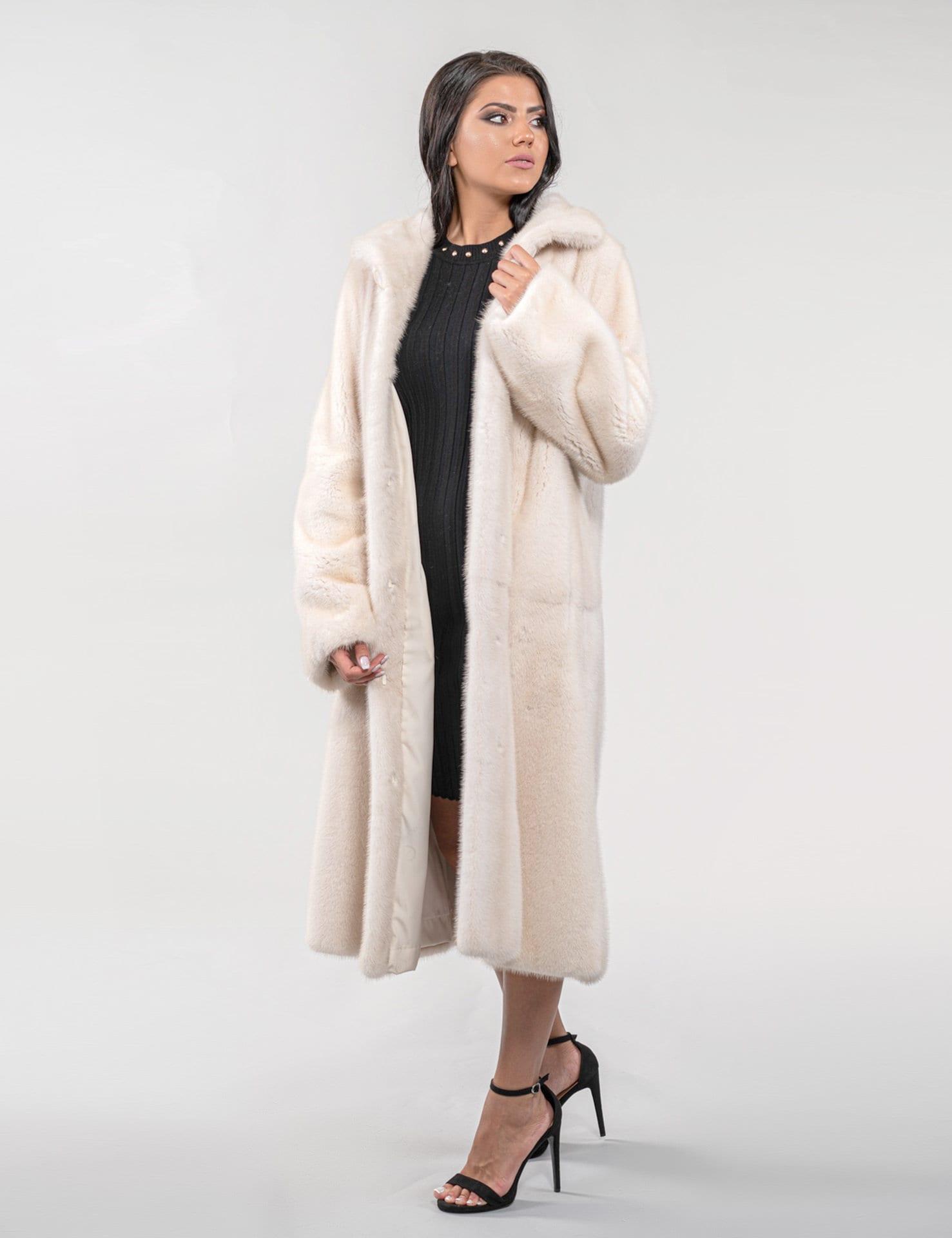 Pearl Long Line Saga Mink Fur Coat, Overcoat. Full Skin Mink Fur ...