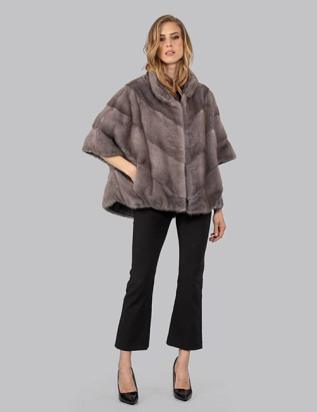 ONE SIZE Silver Grey Real Mink Fur Cape. Modern Full Skin Women's ...