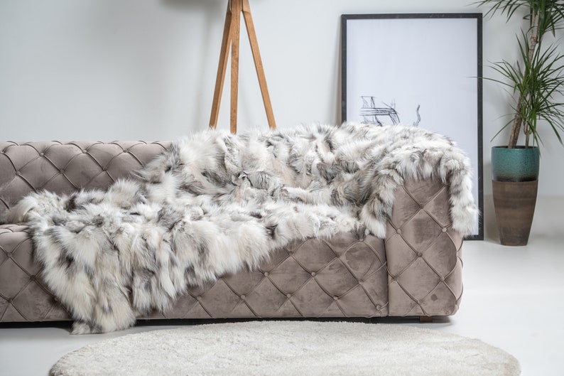 PLATINUM FOX FUR Blanket. Luxury Bedding, Fluffy Fur Throw, Fur Rag ...