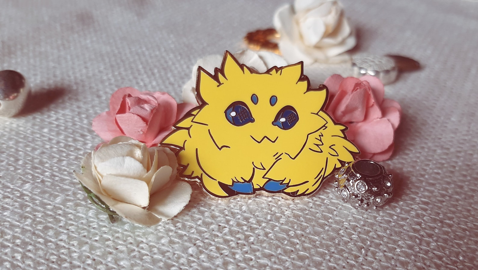 Little Lights Pokemon Litwick & Joltik Enamel Pins - Etsy UK