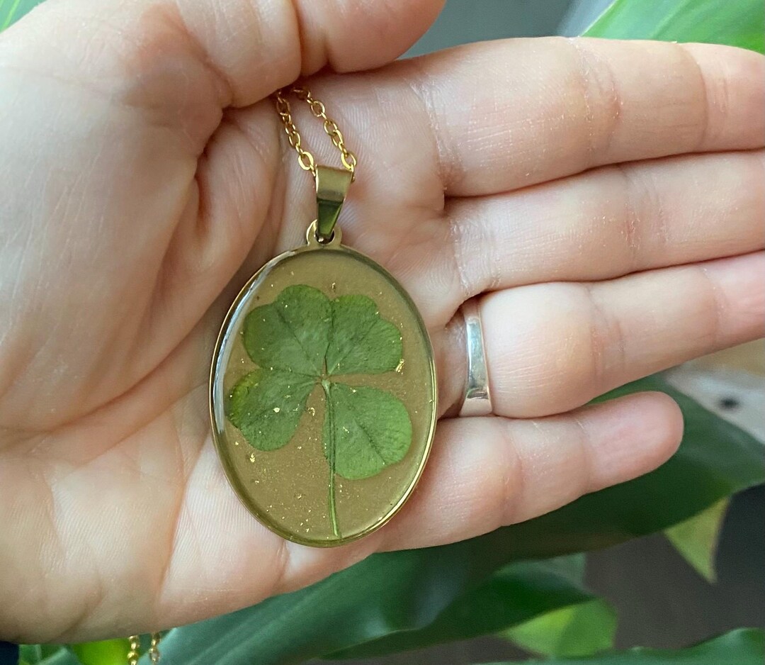 Large Natural Four Leaf Clover With 24k Gold Flakes in Resin Statement ...