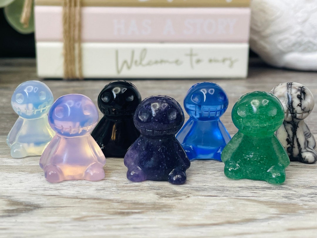 Voodoo Dolls, Small Voodoo Doll Crystal Carving, Spooky Carvings ...
