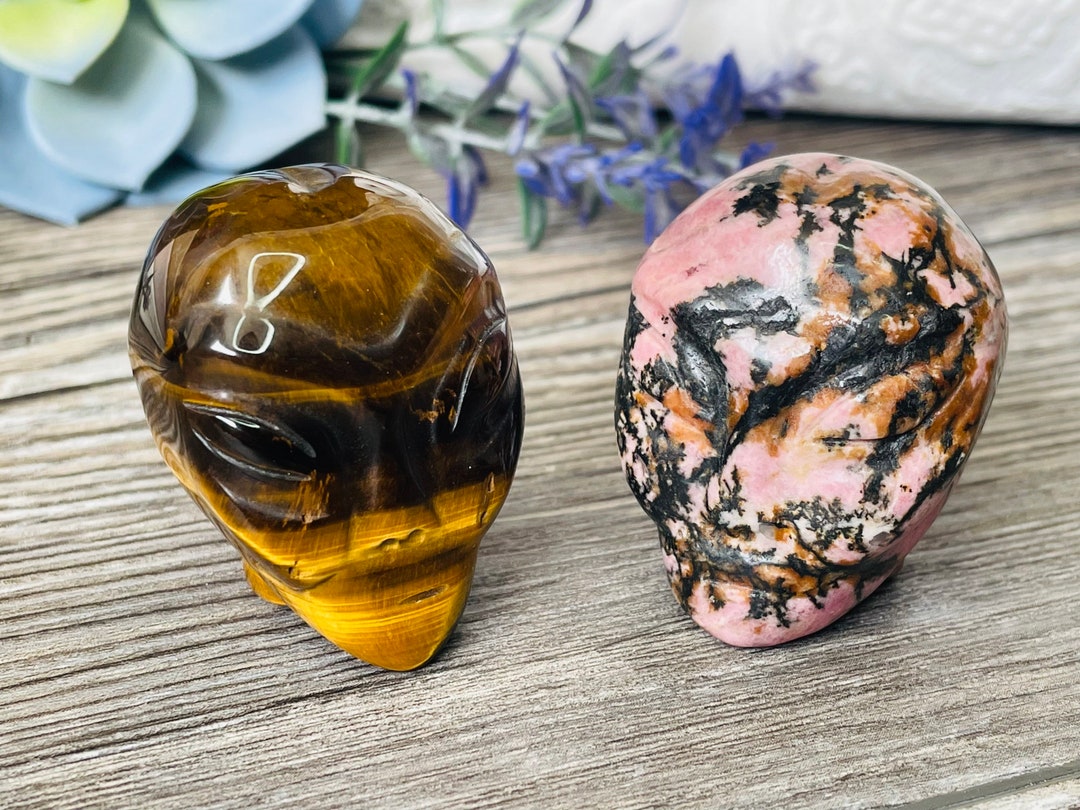 Alien Heads, Aliens, Crystal Carvings, Sci Fi, Crystal Aliens, Small ...