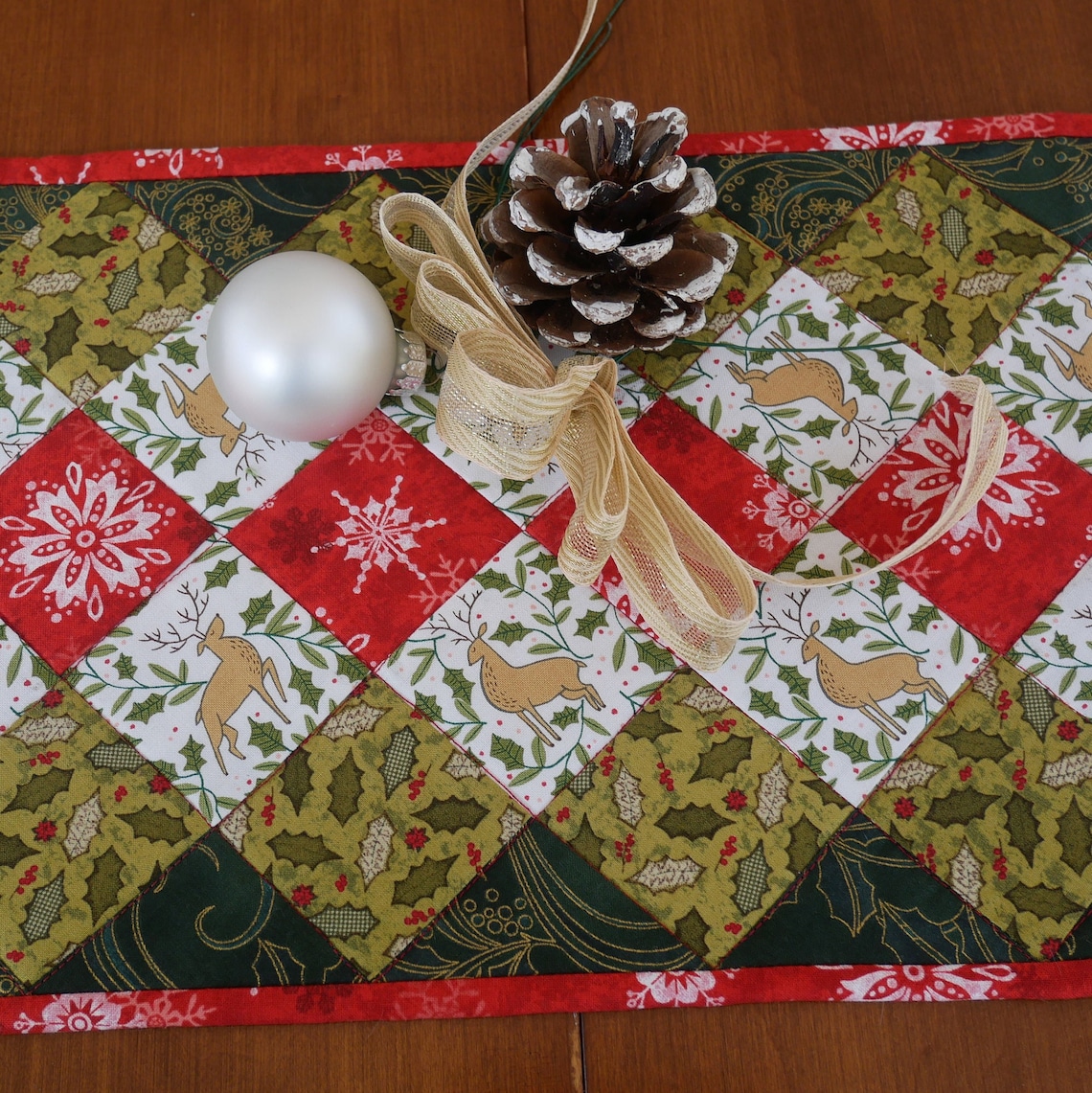 PDF Christmas Holiday Quilted Table Runner Pattern Digital - Etsy