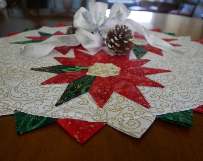Christmas Quilted Table Topper/holiday Quilted Table Topper, Handmade ...