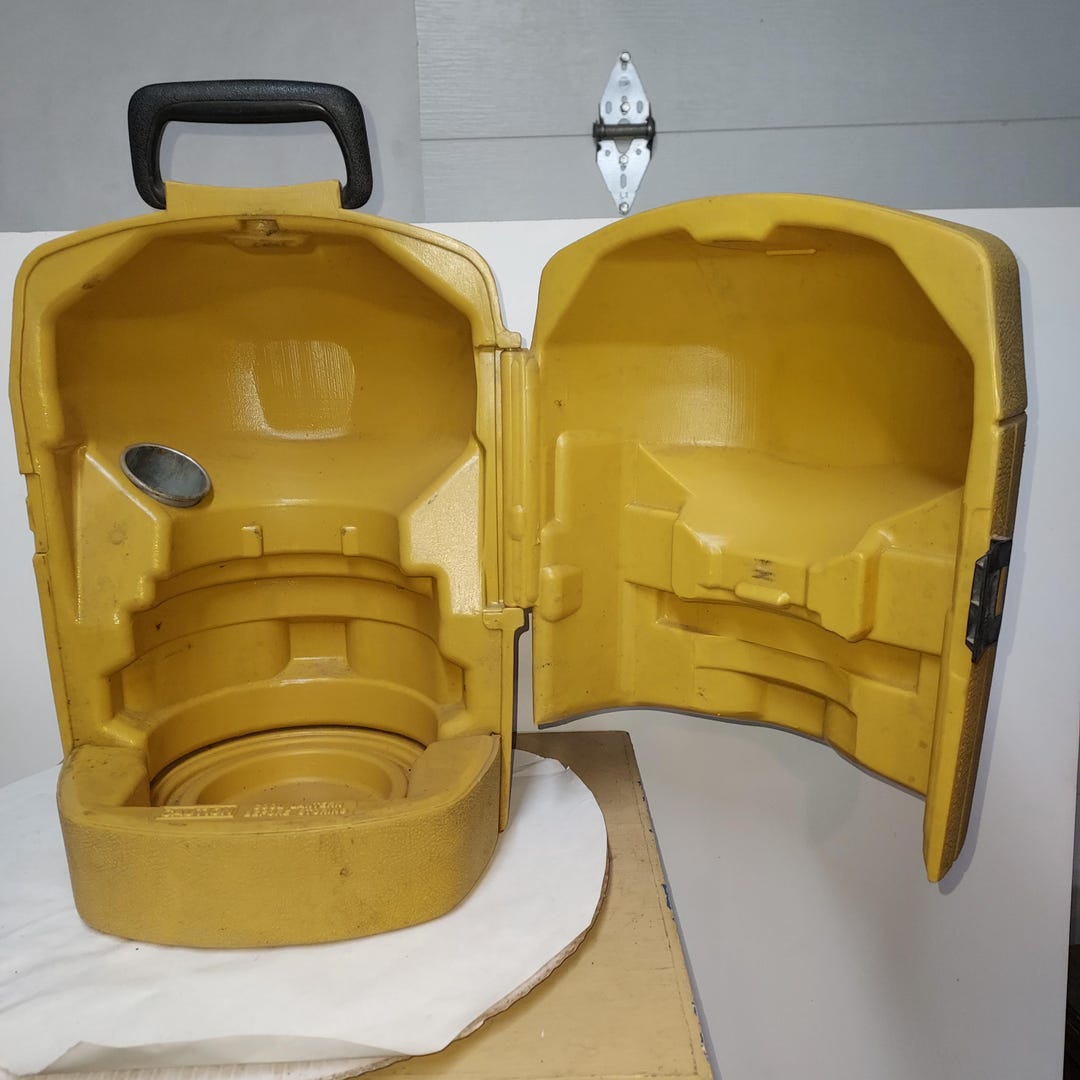 Coleman Yellow Plastic Clamshell Style Lantern Case, With Original No.0 ...