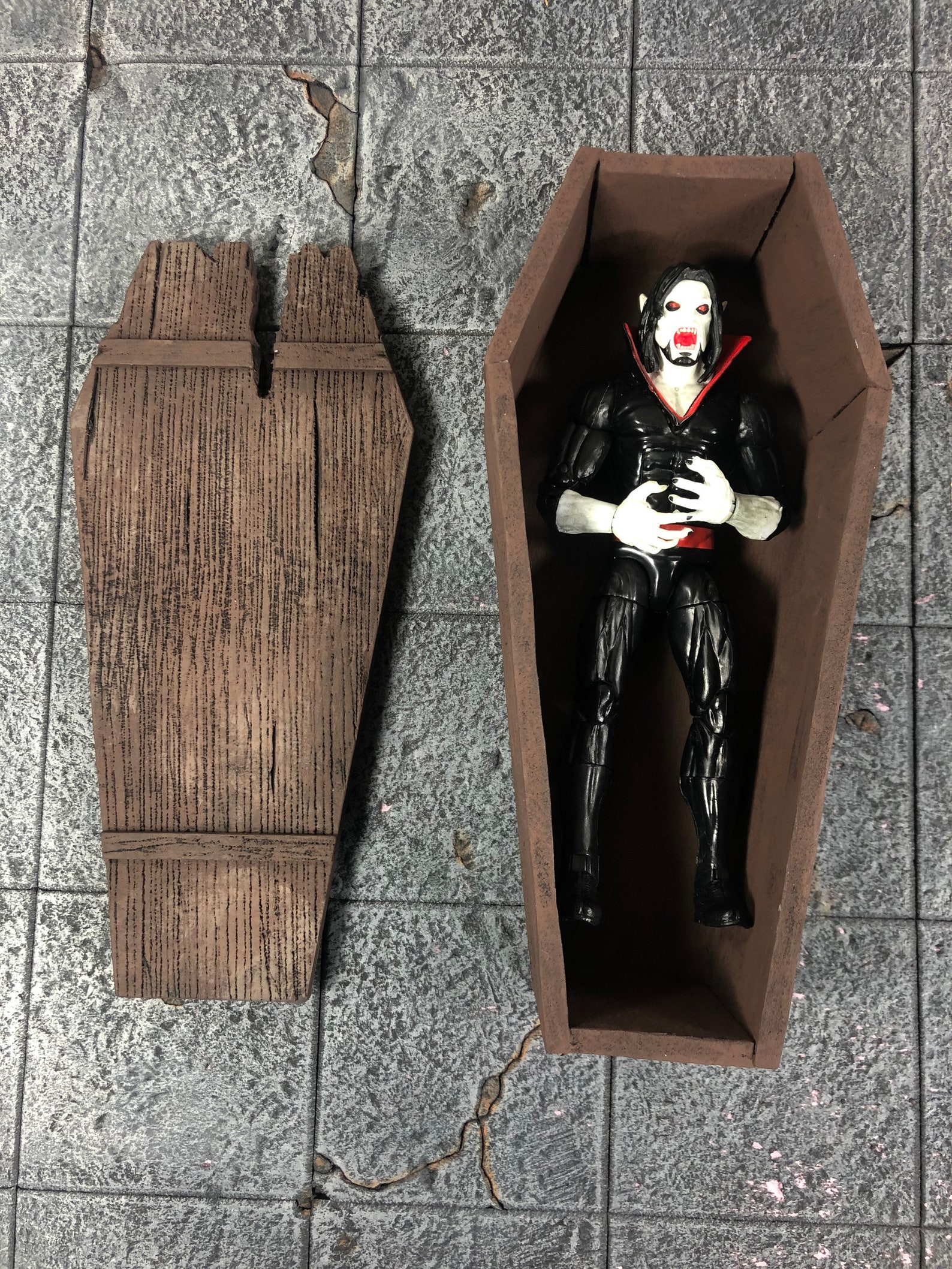 1:12 Scale Broken Coffin Prop Nosferatu Diorama Action Figure ...