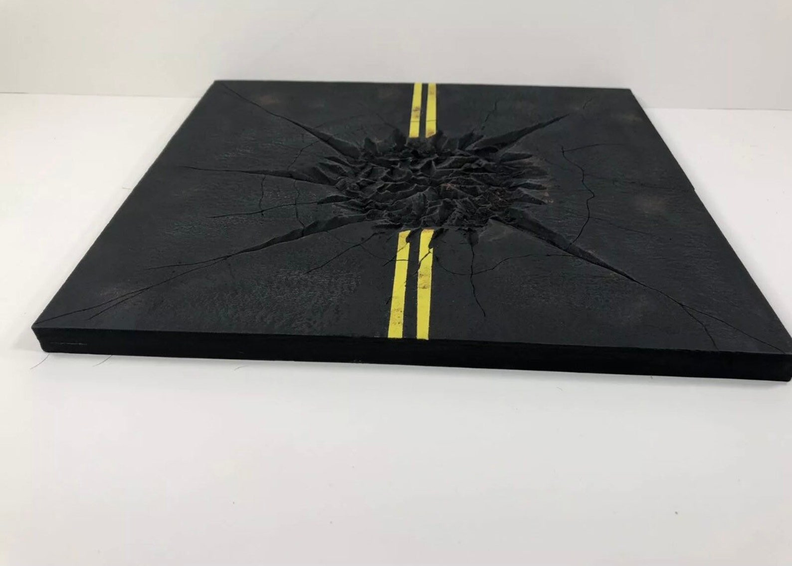 1:12 Scale Smashed Pavement Ruin Diorama Base Detolf Action Figure ...