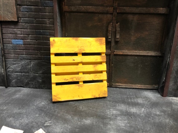 1/12 Scale Yellow Pallet Prop Diorama Action Figure | Etsy