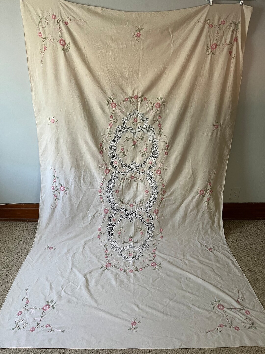 Vintage Pink and Putty Embroidered Floral Tablecloth With 12 Napkins - Etsy