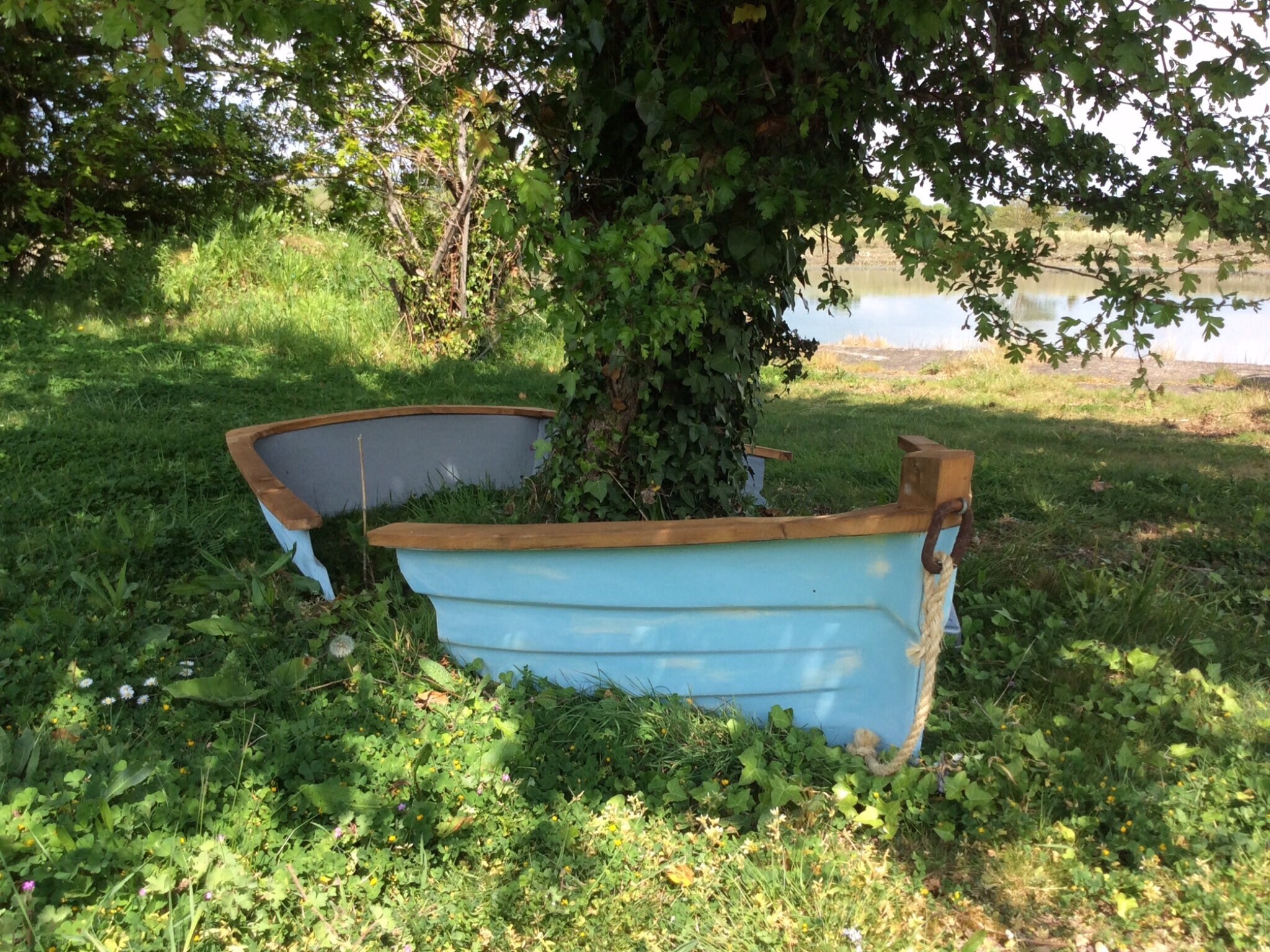 Large Flat-packed Boat Planter, Flower Pot, Garden, Pond, Ornament ...