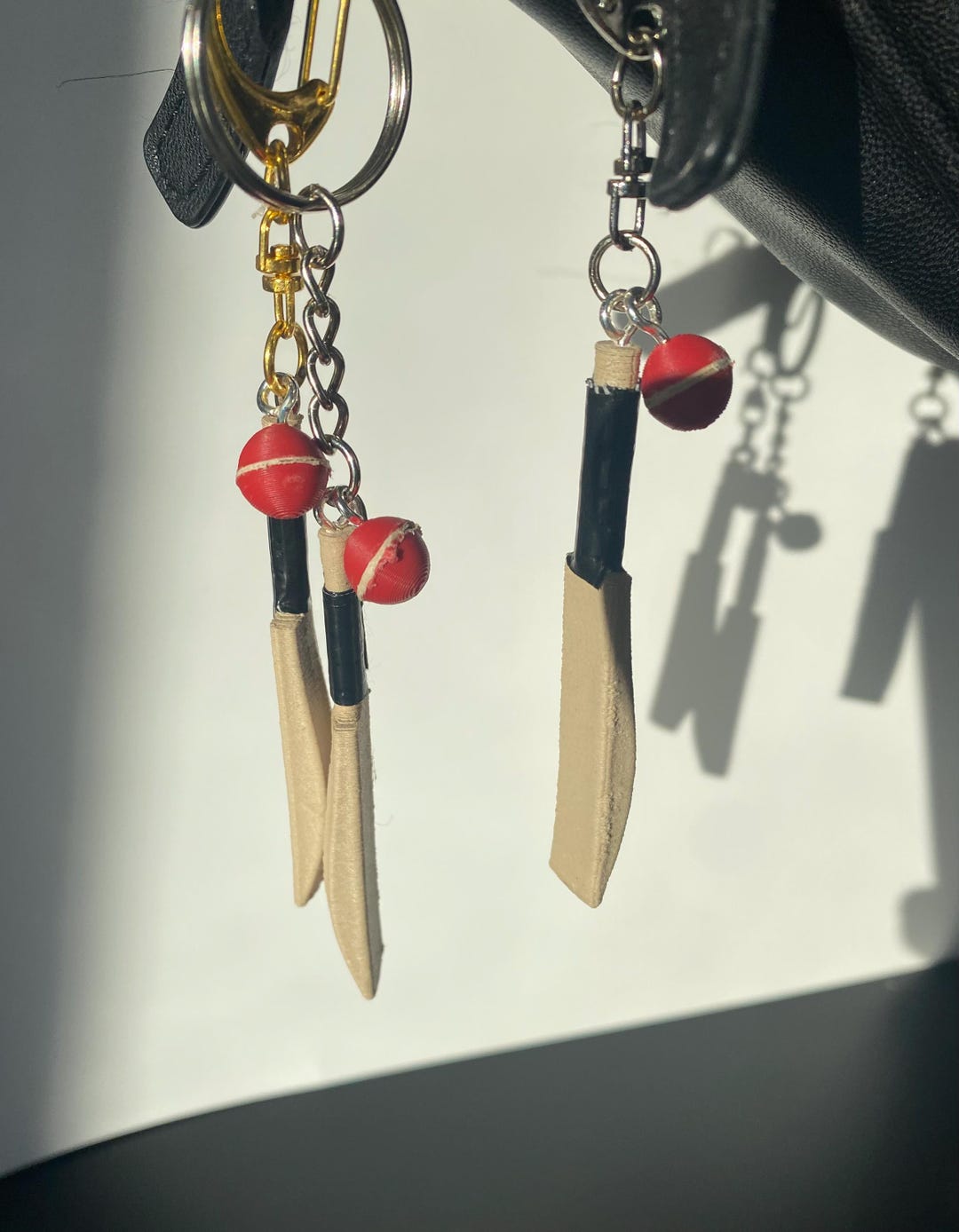 Unique Cricket Bat Keychain – Rare Sports Accessory & Gift for Cricket ...