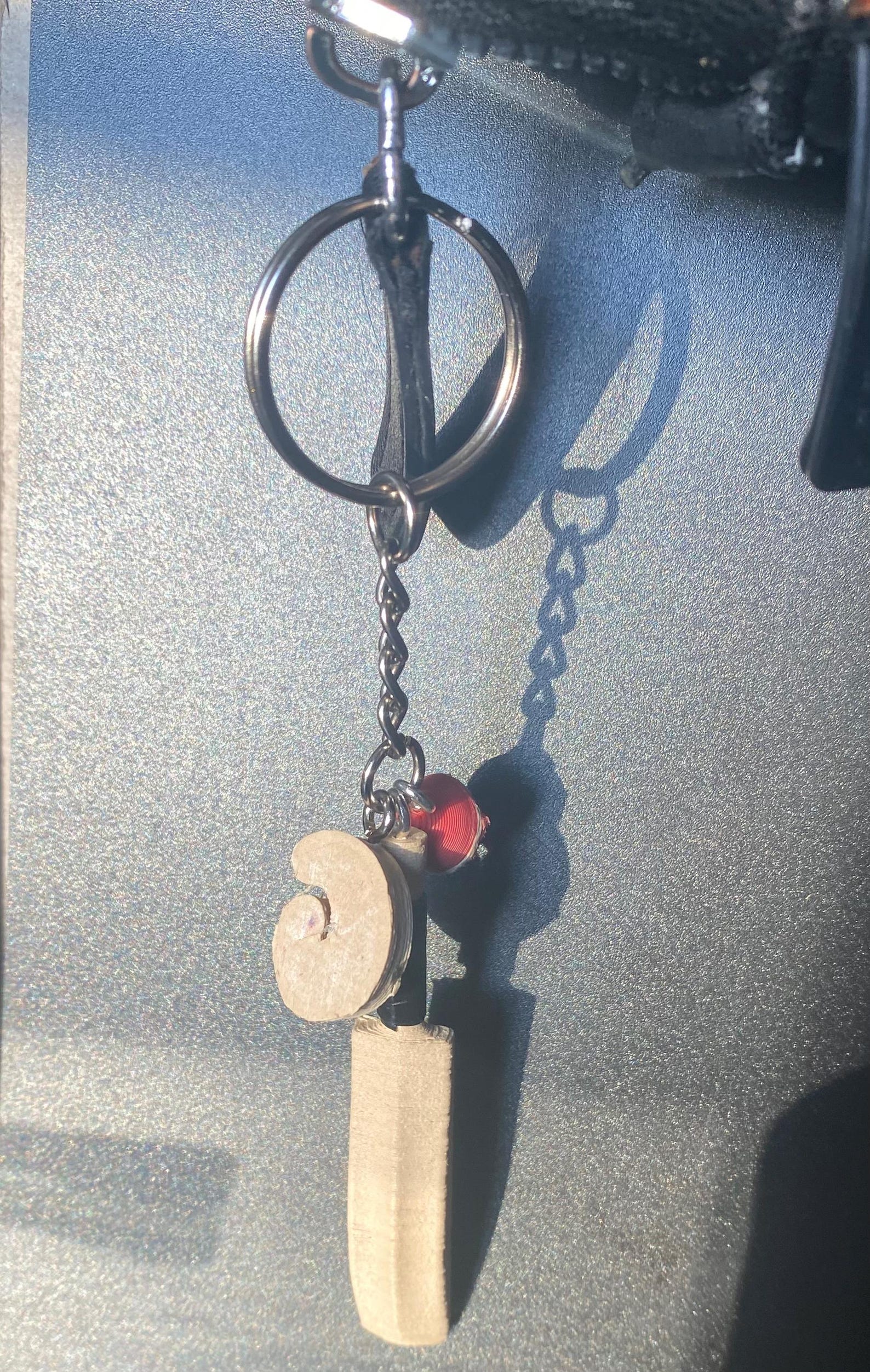 Unique Cricket Bat Keychain – Rare Sports Accessory & Gift for Cricket ...