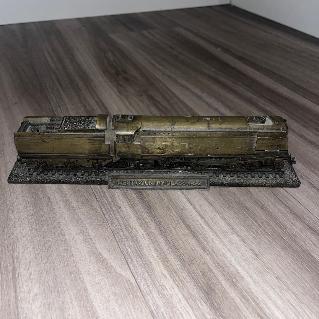 West Country Class 4-6-2 Static Train Model on Felt Plinth Metal ...