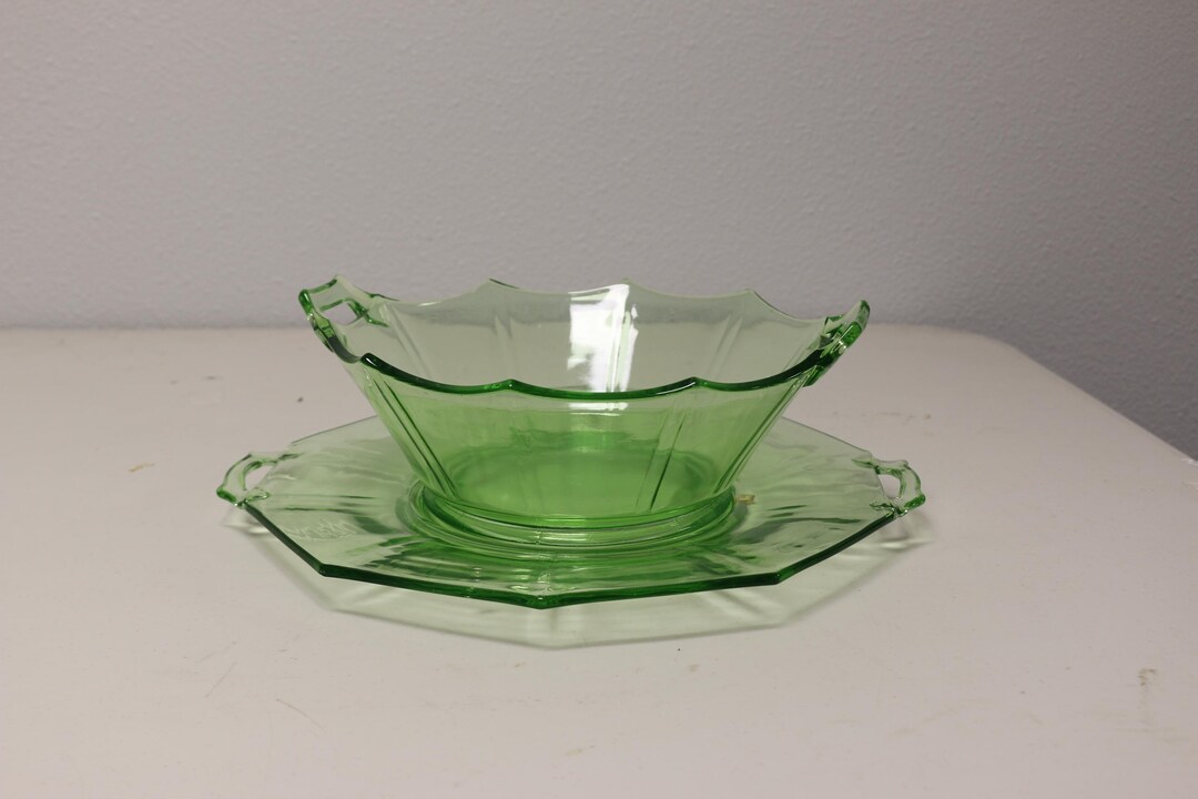 Vintage 1930s Art Deco Imperial Uranium Glass Bowl & Plate Set – Glows ...