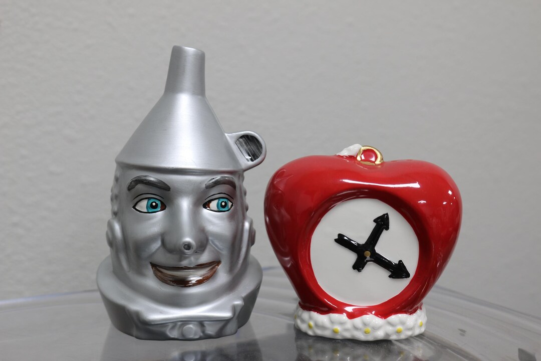 The Wizard of Oz Warner Bros Studio Store Tin Man and Heart Salt and ...
