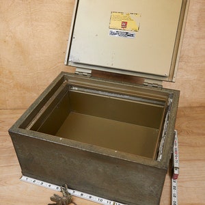 Vintage Steel Safe Cash Box, Sturdy Metal Safe, Victor Handled ...