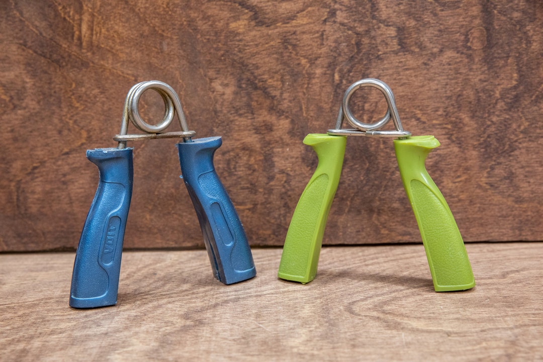 Get a Grip Hand Squeeze Strengthener Hand Exerciser Springs Home Gym ...