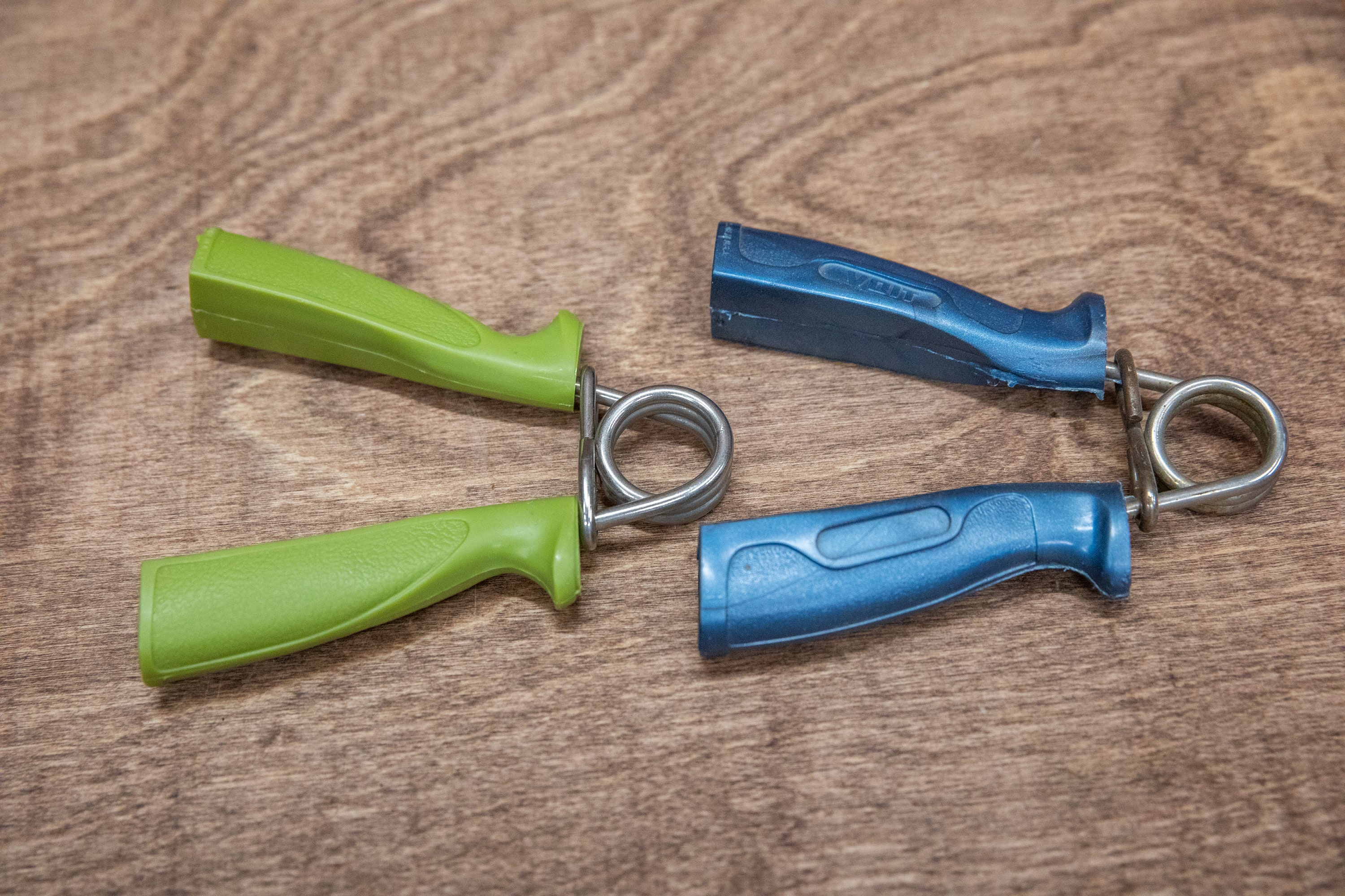 Get a Grip Hand Squeeze Strengthener Hand Exerciser Springs Home Gym ...