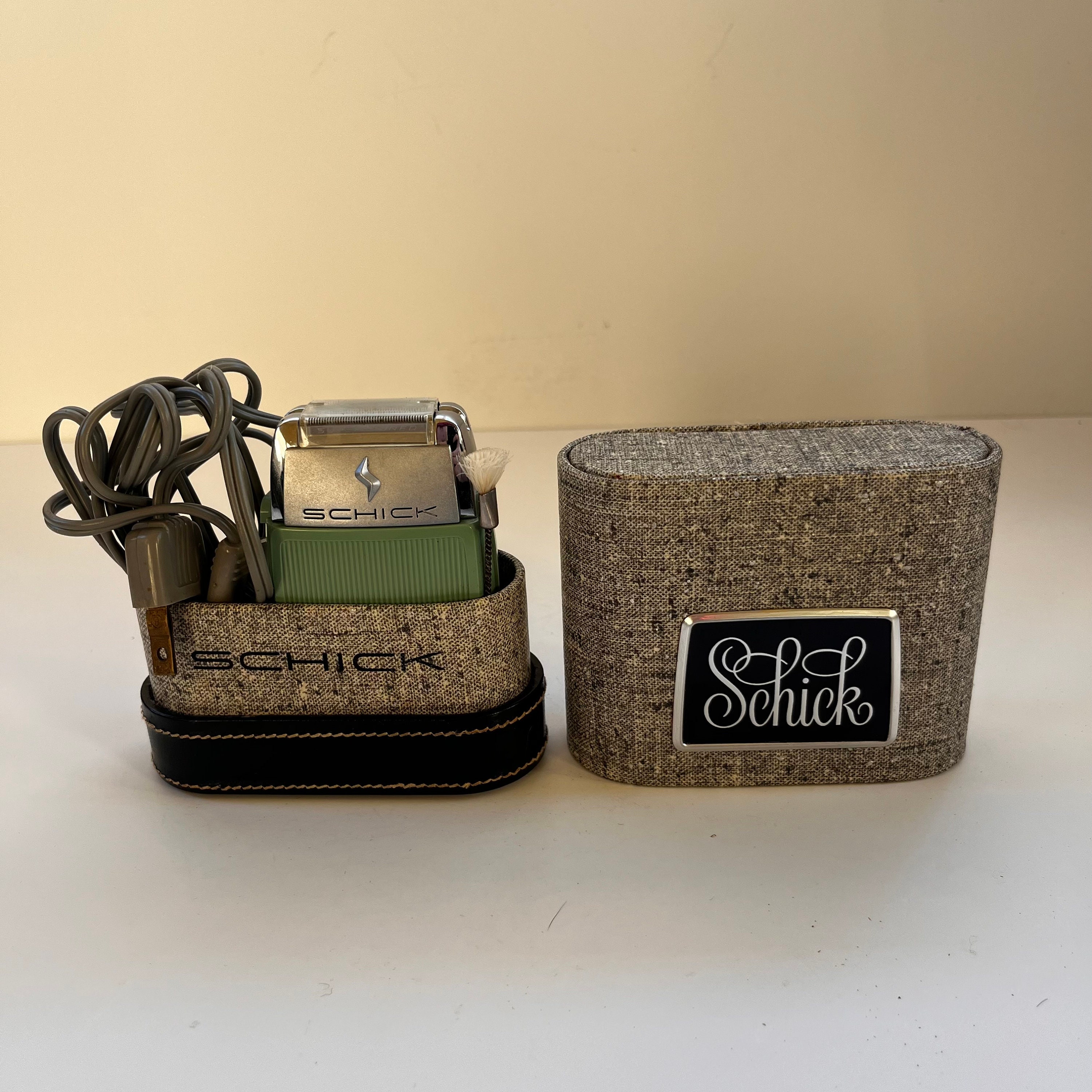 Vintage Schick 25 Corded Electric Shaver/razor Light Green - Etsy