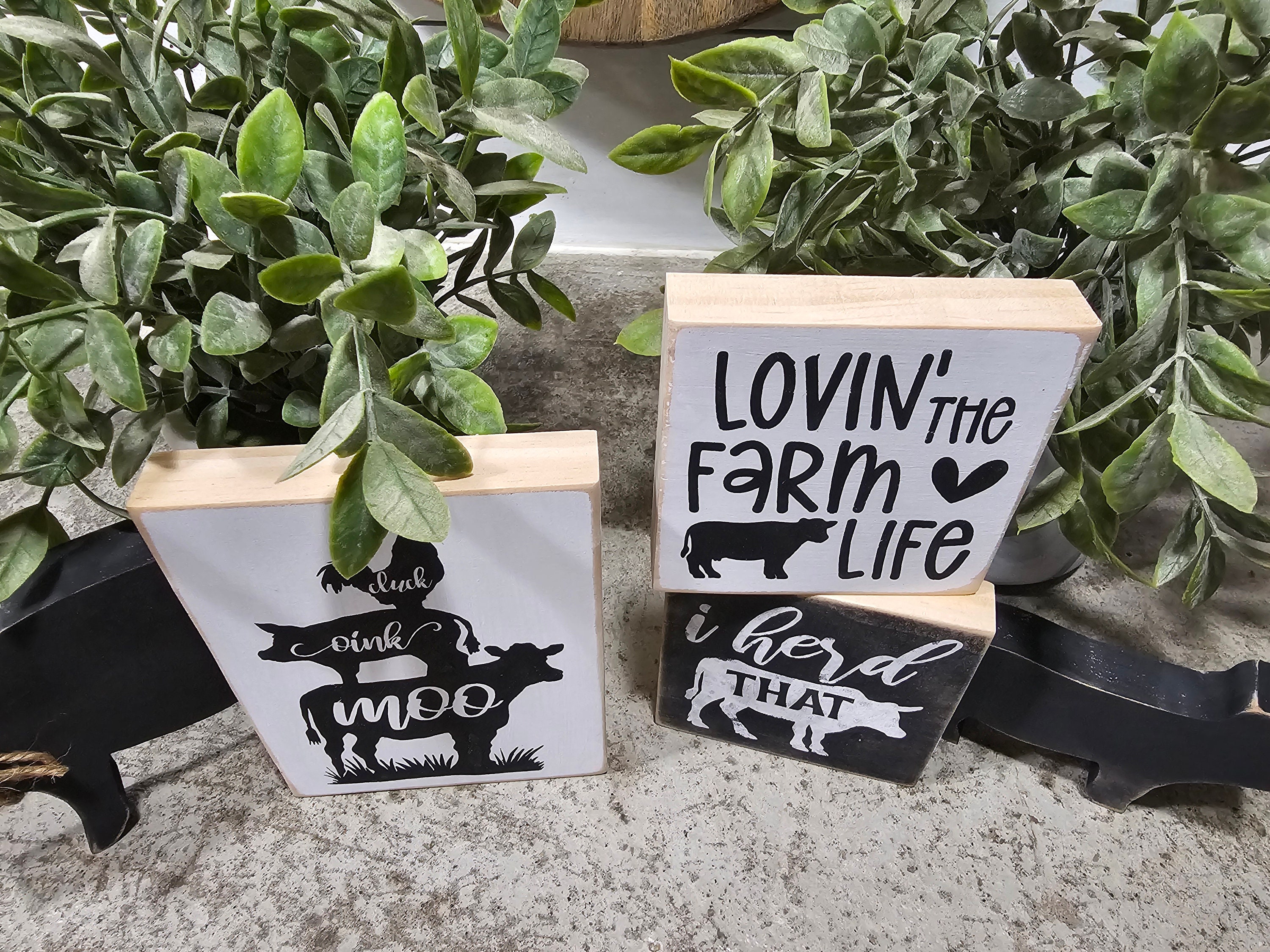 Wood Farm Animal Set, Cow, Chicken, Sheep, Pig, County, Tiered Tray ...