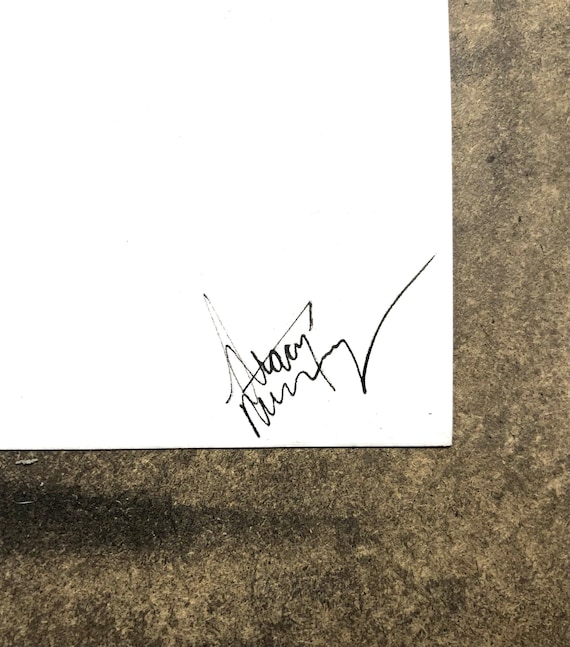 Rihanna Signature