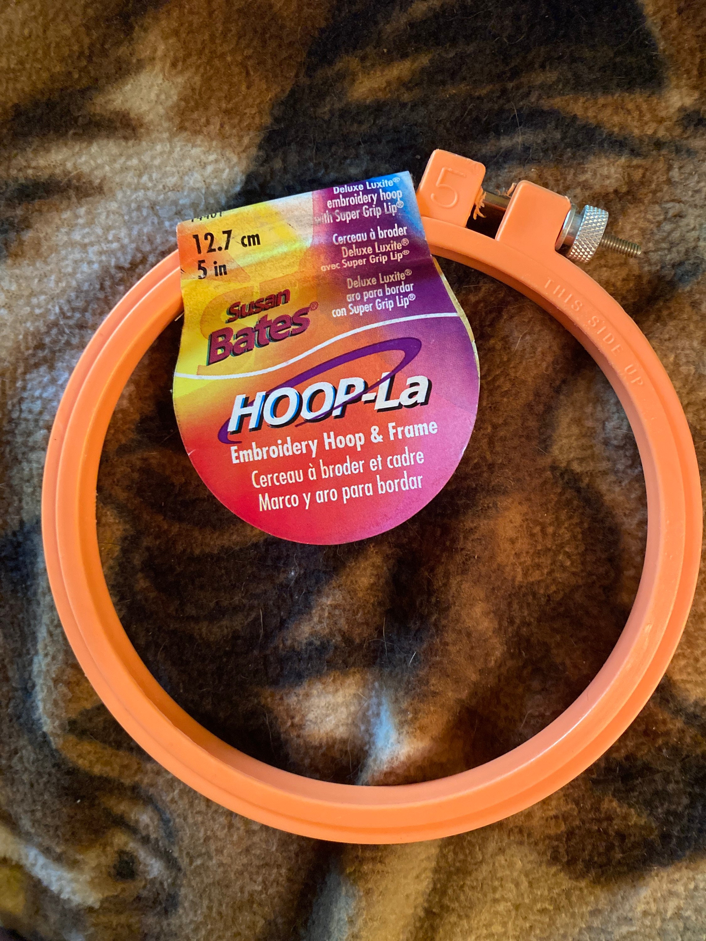 Hoop-la Susan Bates Embroidery Hoop With Super Grip Lip. 5 Inch, 12.7 ...