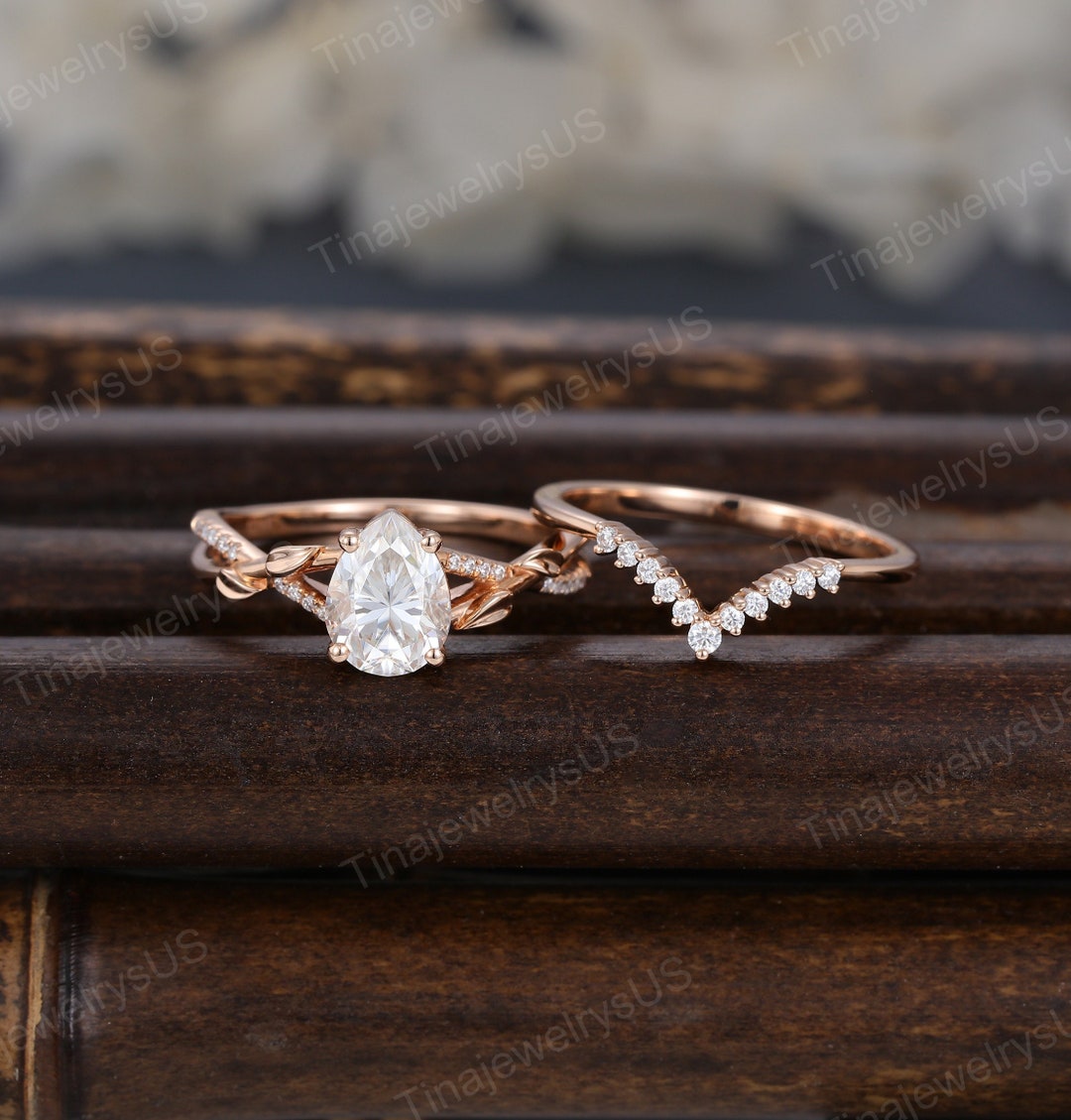 Vintage Pear Shaped Moissanite Engagement Ring Set Rose Gold Engagement