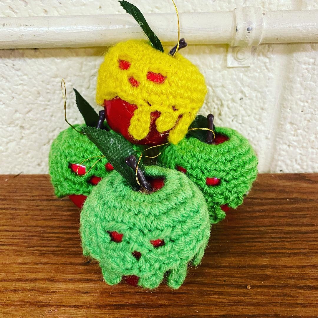 Crochet Poison Apple Ornament Pattern - Etsy