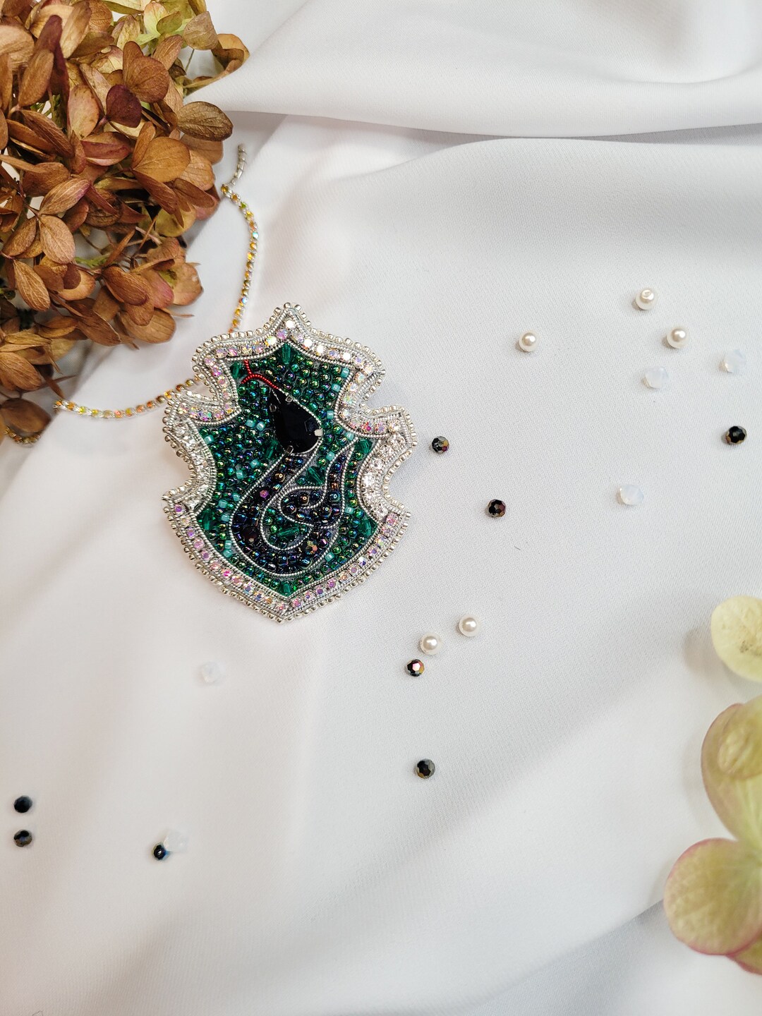 Broche Harry Potter Serpentard faite main avec perles - Etsy France