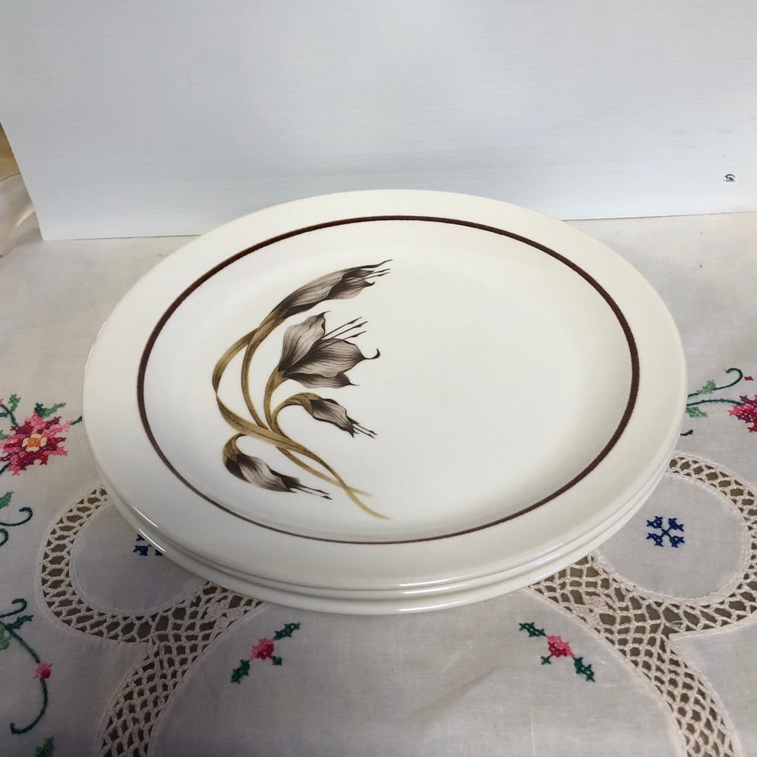 Vintage Crown Lynn Dinner Plates: Iris D412 Pattern, Set of 3 - Etsy