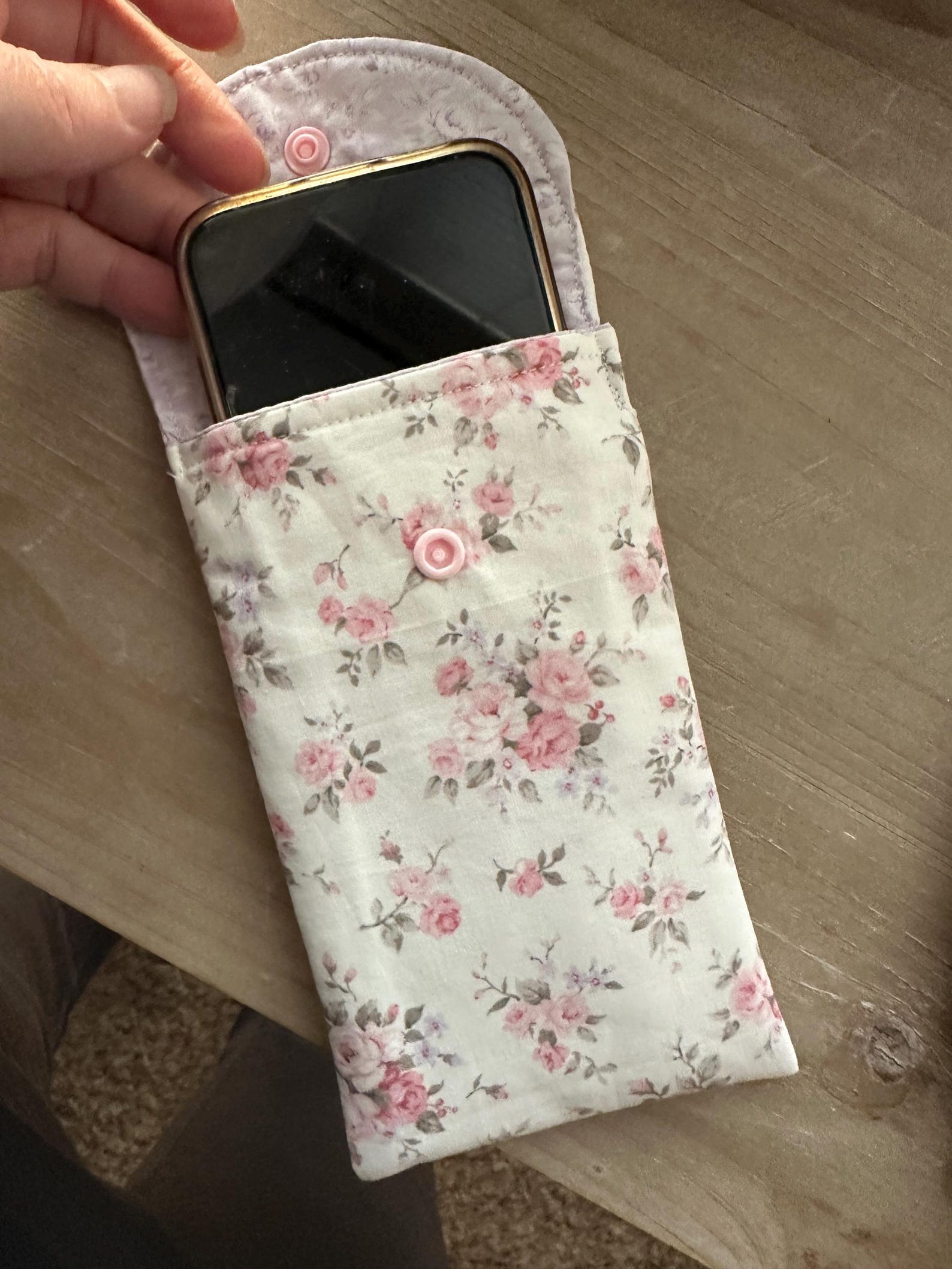 Fabric Eyeglass- iPhone Case Sewing Pattern – Step-by-step Beginner ...