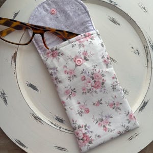 Fabric Eyeglass- iPhone Case Sewing Pattern – Step-by-step Beginner ...
