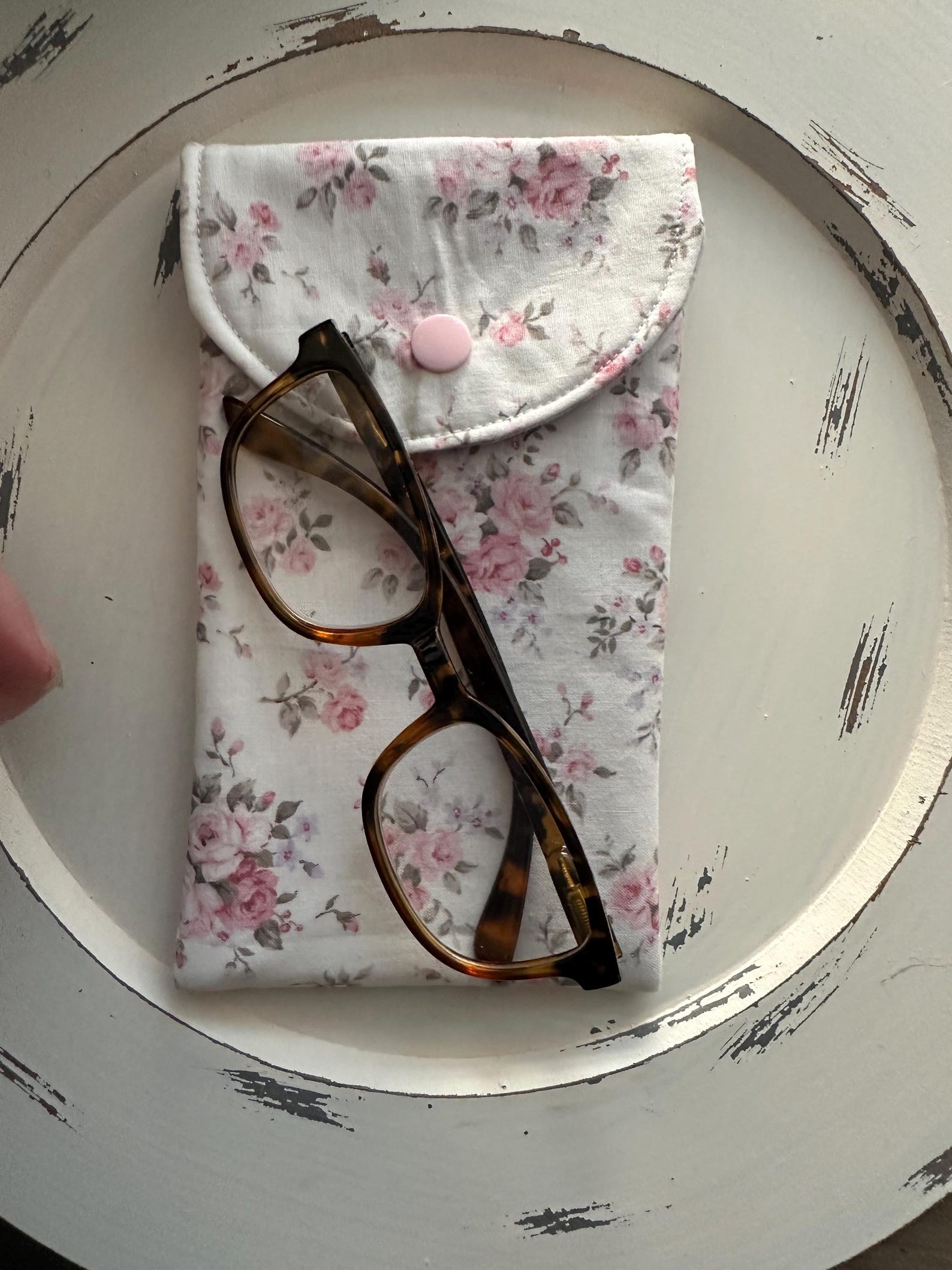 Fabric Eyeglass- iPhone Case Sewing Pattern – Step-by-step Beginner ...