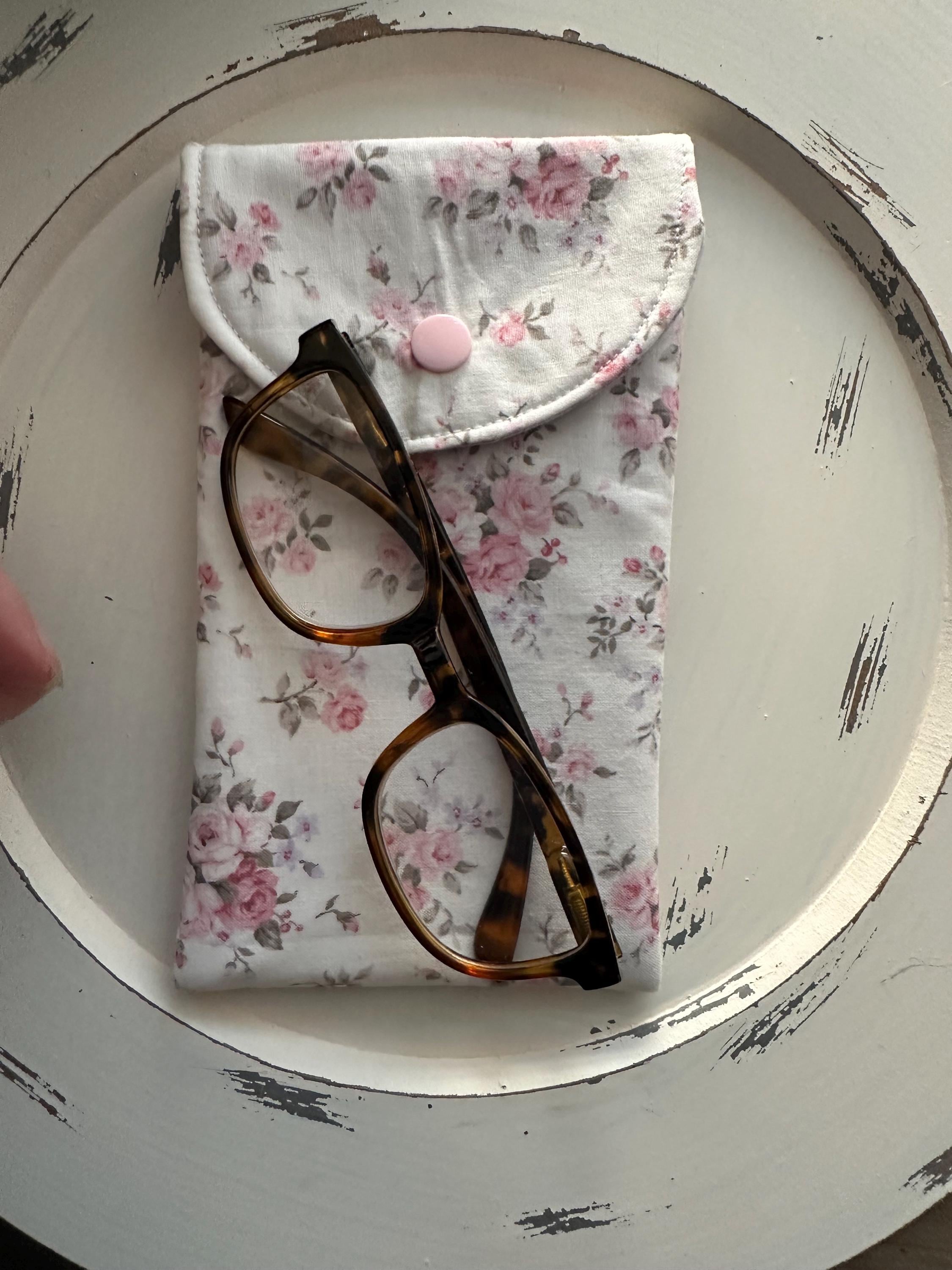 Fabric Eyeglass- iPhone Case Sewing Pattern – Step-by-step Beginner ...