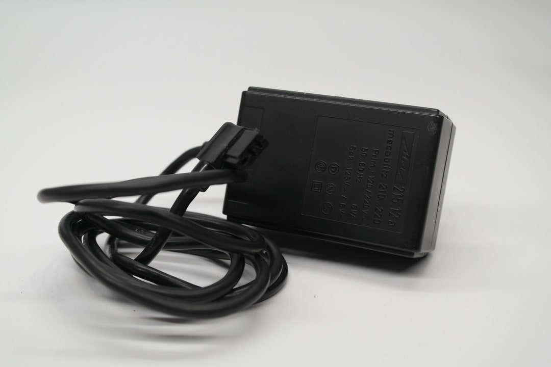 Metz Battery Charger 215.12 a Mecablitz 210...220 120/220V 50...60hz ...