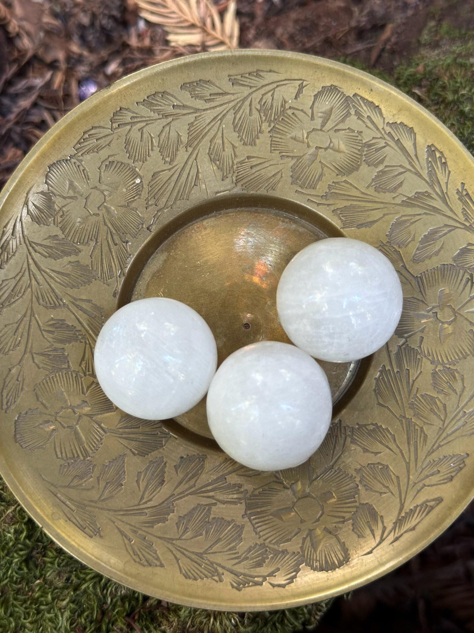Mini Authentic Moonstone Spheres – White Intuition Talismans (x-small ...