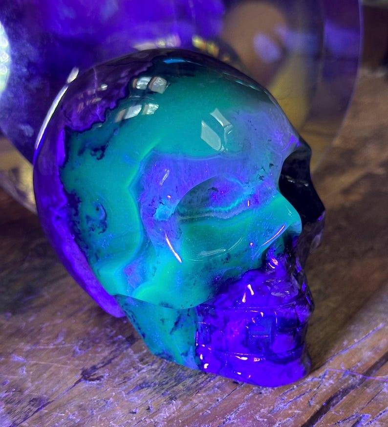 La Lune - UV Reactive Volcano Agate Skull - 1.15 Lb - Exclusive ...