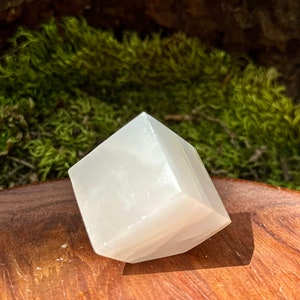 Pink Calcite Cube, Pyramid and Sphere. UV Reactive - Etsy