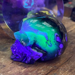 La Lune - UV Reactive Volcano Agate Skull - 1.15 Lb - Exclusive ...