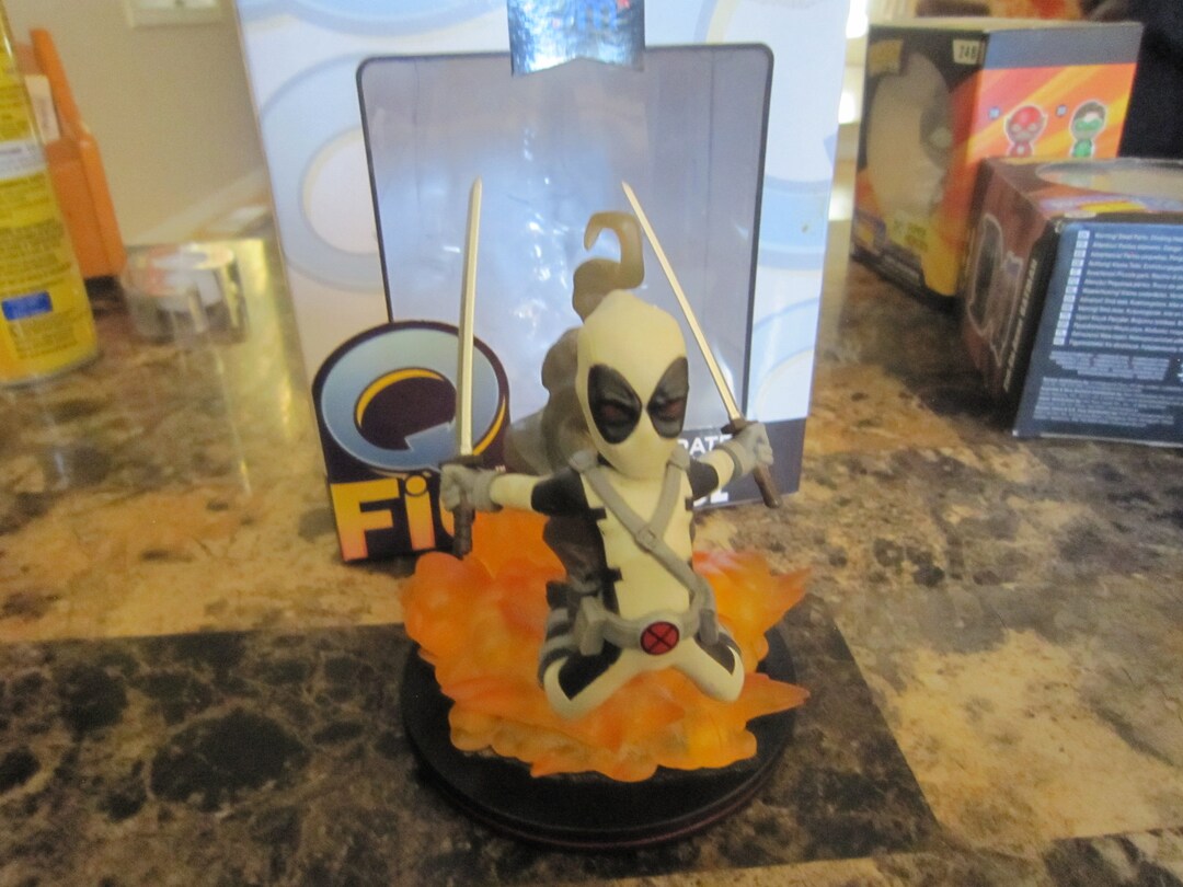 Deadpool Fig Q Figure - Loot Crate Exclusive - Etsy