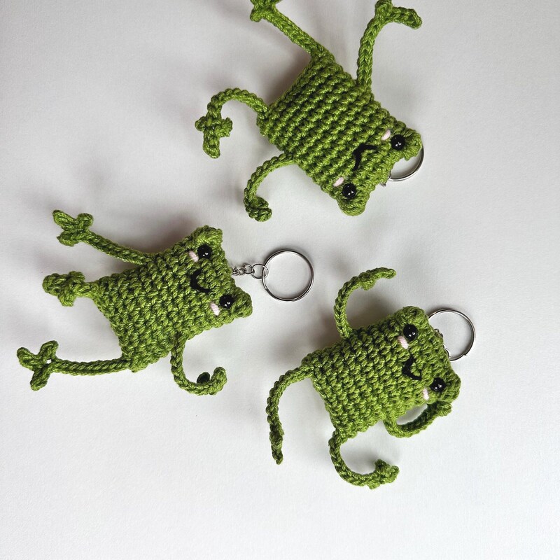 Crochet Frog Keychain - Etsy
