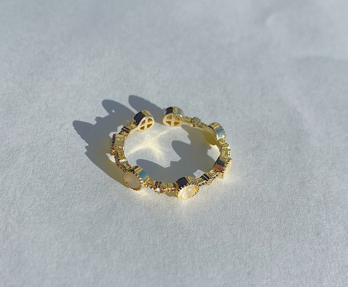 Old Money Ring Vintage Gold Ring for Women Crystal Circles | Etsy