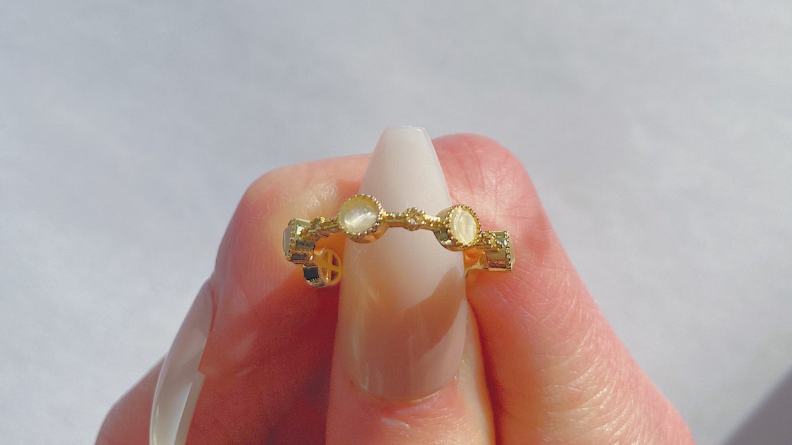 Old Money Ring Vintage Gold Ring for Women Crystal Circles | Etsy