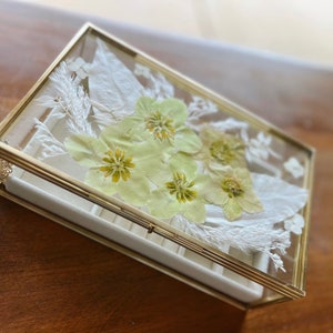 Custom Pressed Flower Jewelry Box - Wedding Flower or Other Events - Etsy