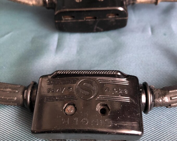 Singer Sewing Machine 221K Bakelite Flat Prong 3 Pin Plug UK Voltage ...